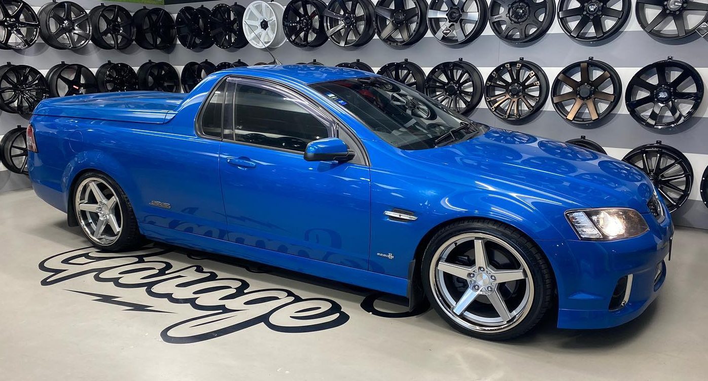 Holden Commodore - Kudos Essen - 360 Link - Automotive Styling Specialists