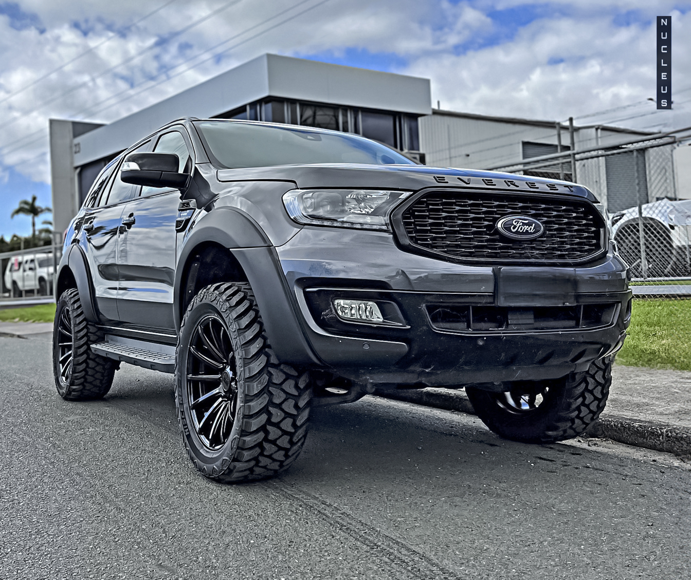 Ford Everest - Alpha Machete Gloss Black - 360 Link - Automotive ...