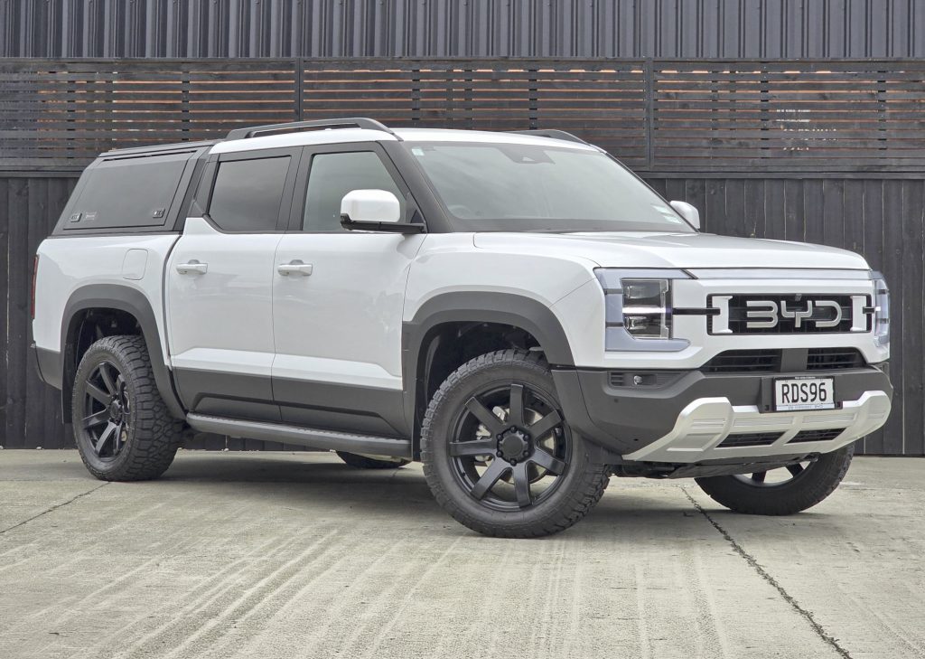 BYD-Shark-Alpha-Gauntlet - 360 Link - Automotive Styling Specialists